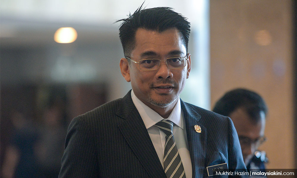 Azis Jamman sumbang gaji bantu penduduk Sepanggar beli keperluan