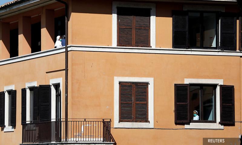 Italy says coronavirus lockdown may need to be extended