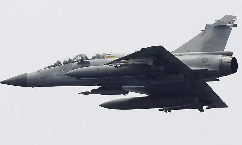 Jet pejuang Taiwan terhempas ke laut semasa latihan, juruterbang selamat