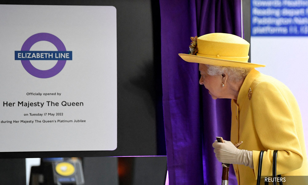 Elizabeth, the queen who moved with a changing world