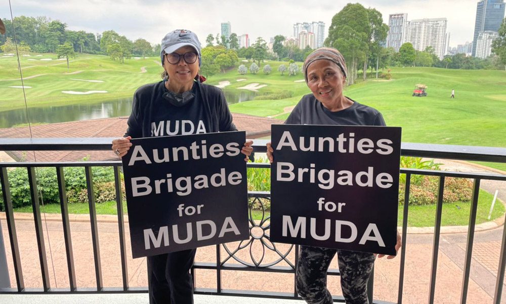 The aunties and uncles watching over Muda