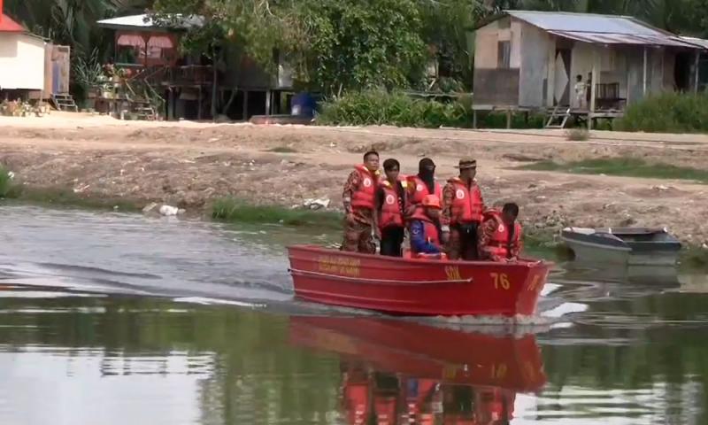 Rescue team finds head of croc attack victim