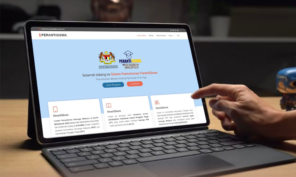 Penuntut universiti akui tak wajar jual peranti siswa