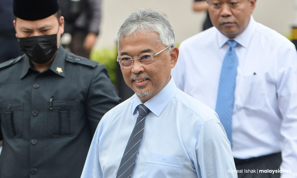 Banjir kilat: Kaji dalamkan sungai di Pekan Sungai Lembing, titah Agong