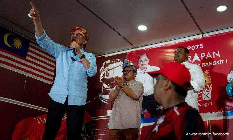 In last leg of GE15, Anwar storms BN strongholds in Perak