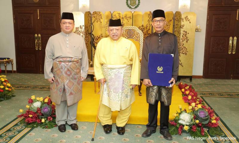 Shukri Ramli angkat sumpah, MB Perlis pertama bukan dari BN
