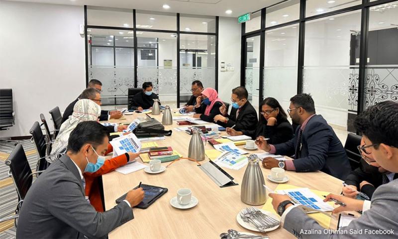 Azalina mula langkah pengasingan kuasa peguam negara, pendakwa raya