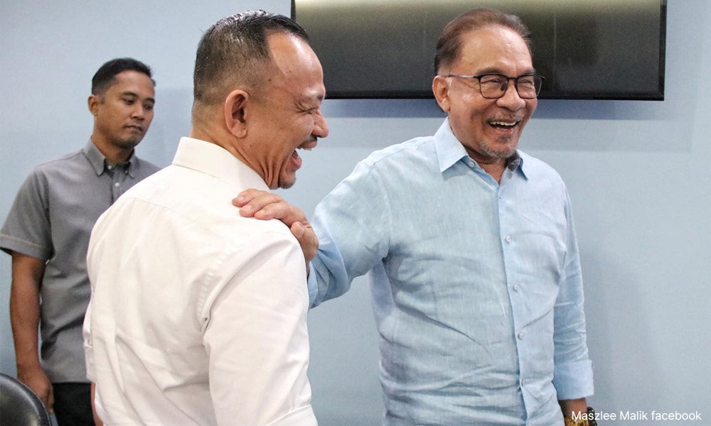 Maszlee hints at returning to serve govt