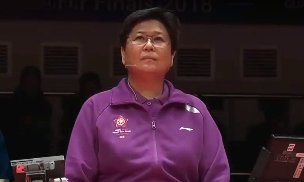 Woman performs CPR, saves badminton player who collapsed