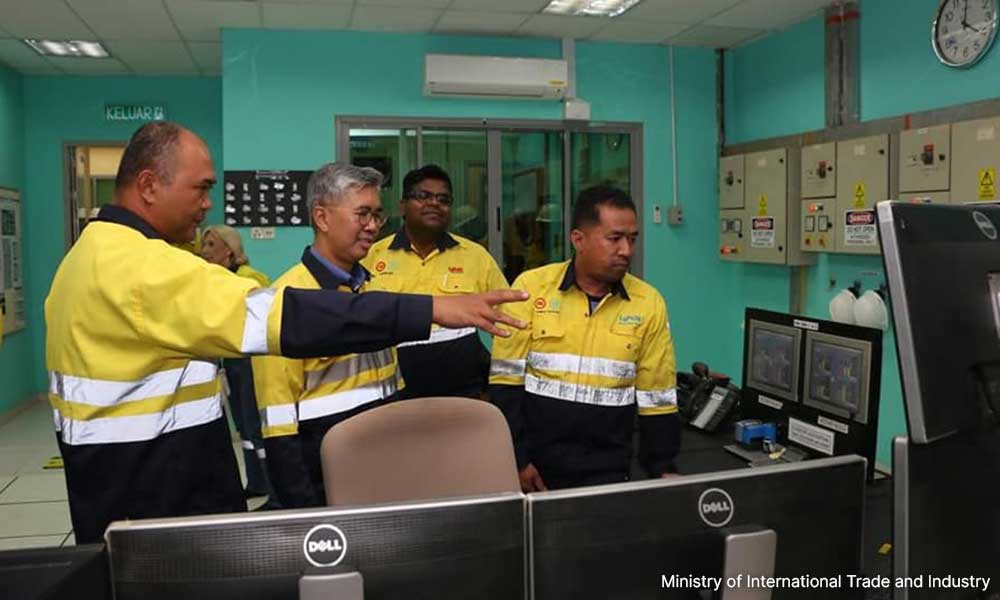 Zafrul supports govt's conditional renewal of Lynas' licence