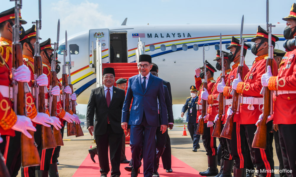 Anwar arrives in Cambodia for one-day official visit