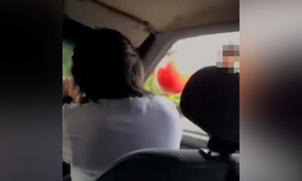 Polis kesan lelaki ketuk kereta guna topi keledar