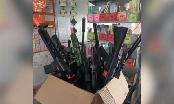 Education Ministry investigates use of replica weapons