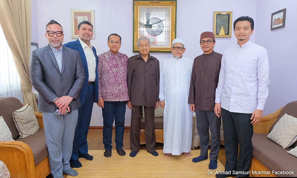 马哈迪昨日访登，商议SG4经济发展事宜