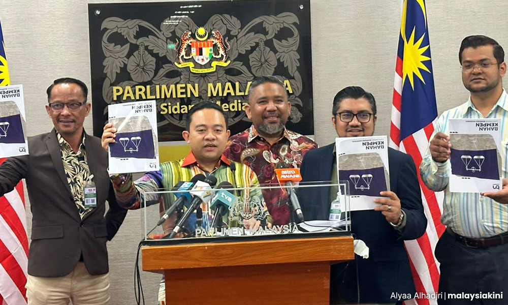 Dakwaan pertalian komunis: Wan Saiful cabar DAP saman BN