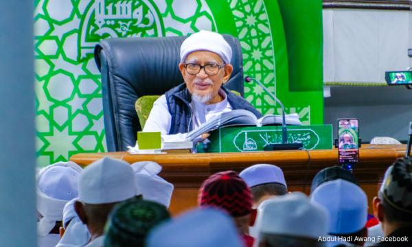 Derma duit ahli PAS yang miskin disindir, kata Hadi