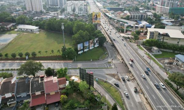 PJD Link cancellation: Fahmi tells govt critics to read PWD statement