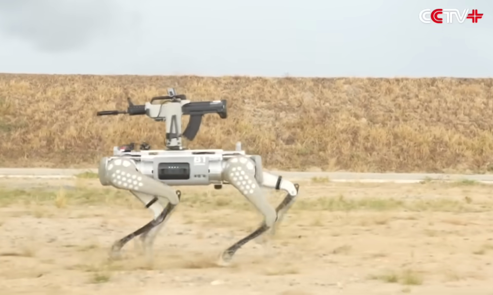 China guna robot anjing ganti manusia untuk perang