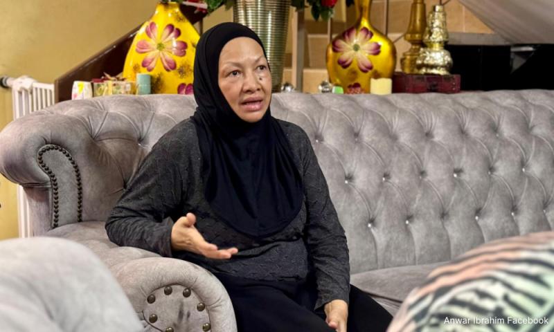 Pelakon Nur Azifah terima sumbangan PM