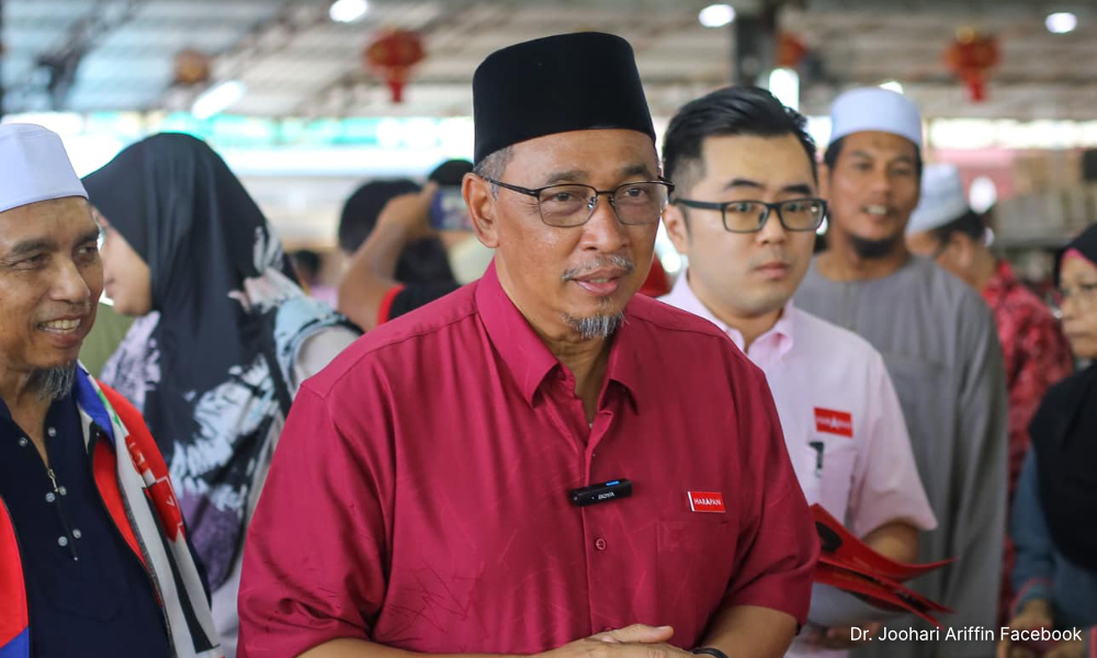 Latar belakang Joohari sebagai pendidik tambat hati anak muda - Adam