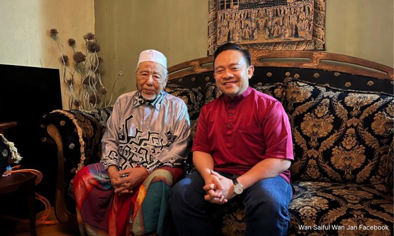 Wan Saiful visits PAS leader after remarks on PN's PM candidate issue