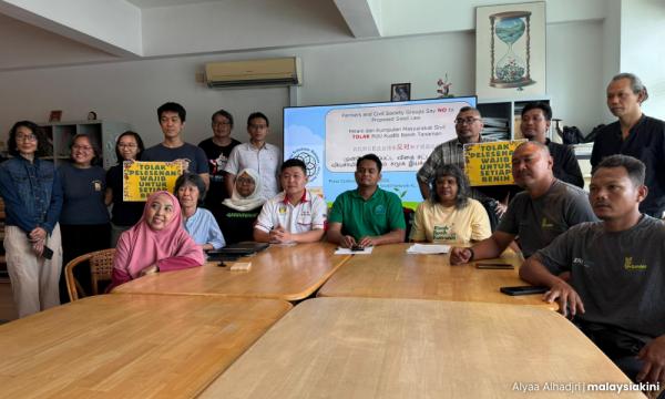 100 kumpulan bantahan rancangan pelesenan benih tanaman