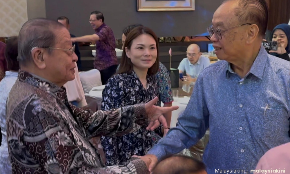 Kit Siang's birthday dinner: Night of celebration, subtle undercurrents