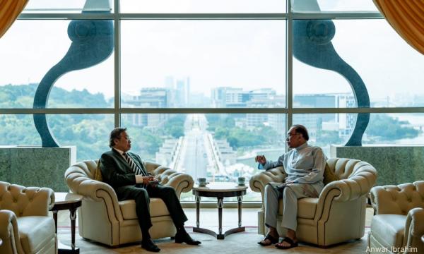 Putrajaya, S'wak sign joint declaration on Petronas, Petros