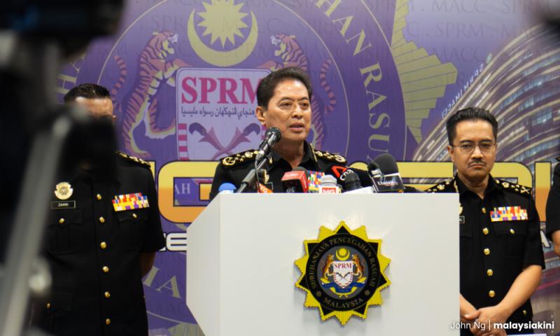 SNAPSHOT | MACC posts officers' phone numbers for Rafizi's former aide ...